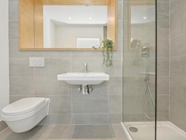 4 bedroom town house for sale in Secret Garden, Leeds, LS9