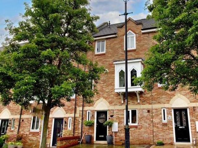 4 Bedroom Town House For Sale In Sedgefield, Stockton on tees