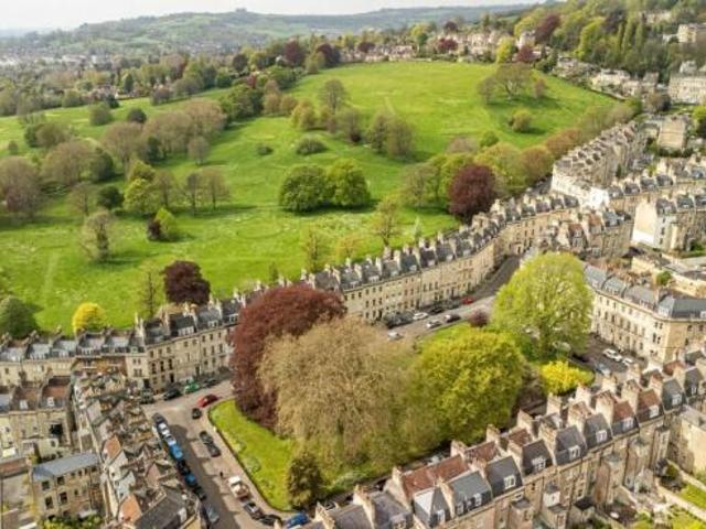 4 bedroom town house for sale in St James's Square, Bath, BA1