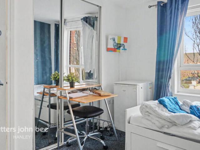 4 bedroom town house for sale in Stoke On Trent ST6 4GA, Sytchmill Way, ST6