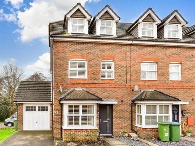 4 Bedroom Town House For Sale In Storrington