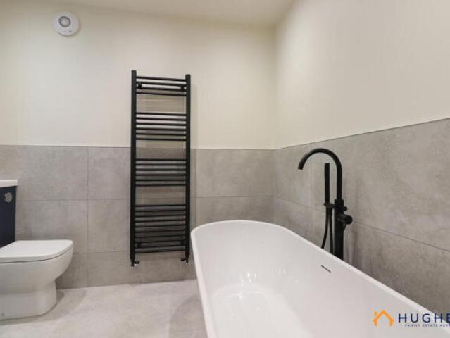 4 bedroom town house for sale in Stalker Lees Road, Sharrow Vale, Sheffield, S11