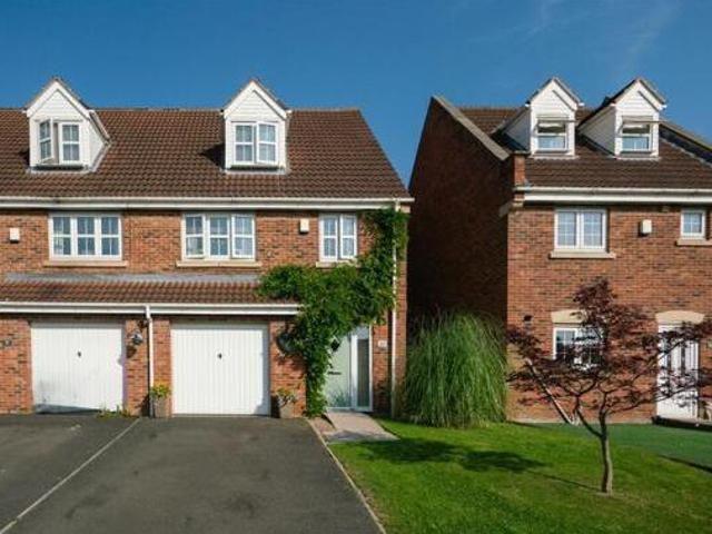 4 Bedroom Town House For Sale In Sunnyside