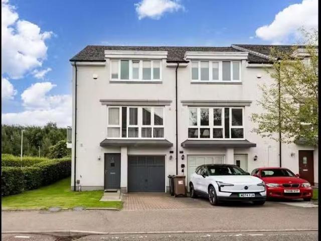 4 bedroom town house for rent in 1 Woodlands Walk, Cults, AB15.