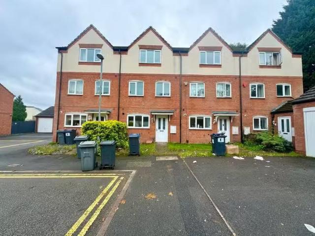 4 bedroom town house for rent in Ten Acre Mews, Stirchley, B30