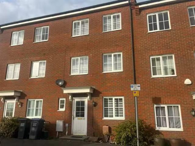 4 bedroom town house for rent in Walker Grove, Hatfield, AL10