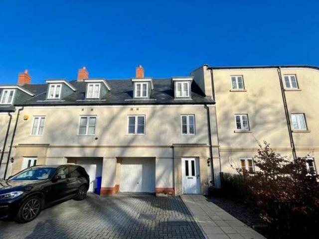 4 Bedroom Town House For Rent In Wellesley