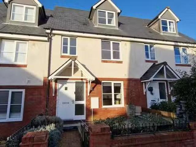 4 bedroom town house for rent in Wheat Field Lane, Cranbrook.