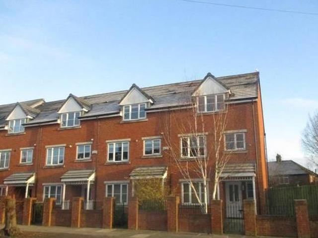 4 bedroom town house for rent in Yew Tree Court Carlisle CA2