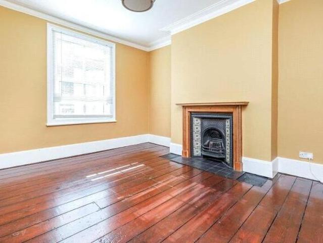 4 bedroom town house for rent in York Road, Eastbourne, BN21