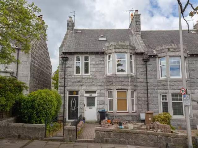 4 bedroom town house for rent in Albury Road, Aberdeen, AB11