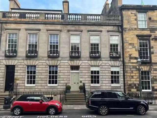 4 bedroom town house for rent in Alva Street, West End, Edinbu.