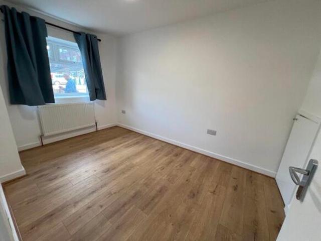 4 bedroom town house for rent in Atkinson Road, London, E16