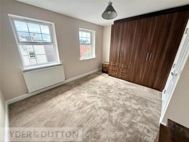 4 bedroom town house for rent in Bandy Fields Place, Salford, Greater Manchester, M7