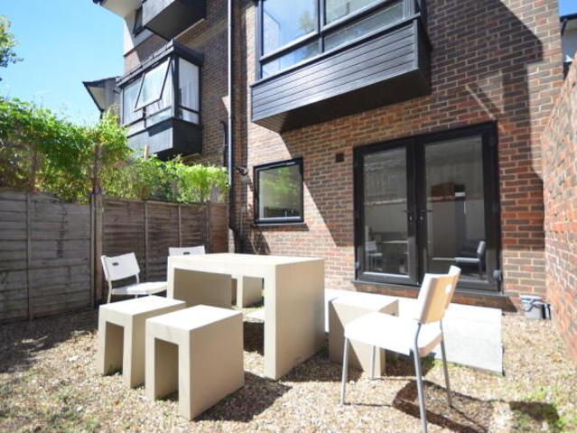 4 bedroom town house for rent in Barnfield Place, Tower Hamlets, London, E14