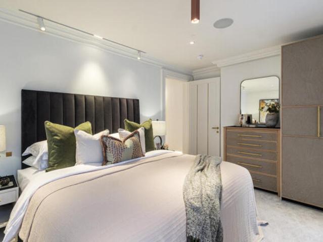 4 bedroom town house for rent in Chester Square, London, SW1W