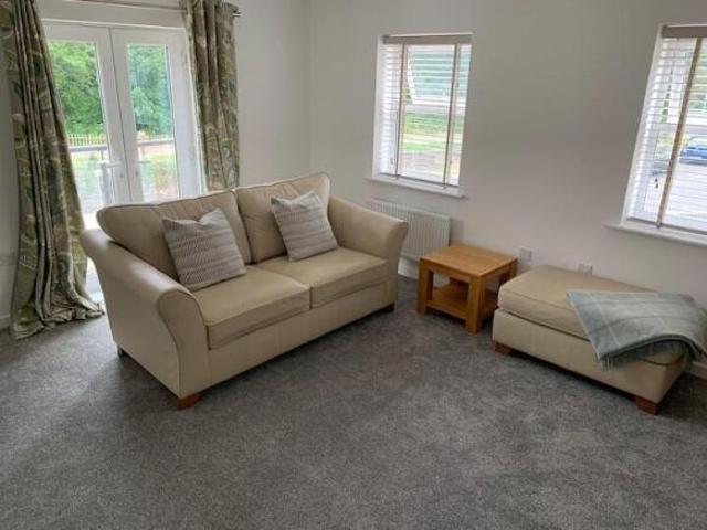 4 bedroom town house for rent in Cobblestone Way, GL51