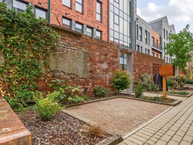 4 bedroom town house for rent in Cotton Street, Kelham Island, Sheffield, S3