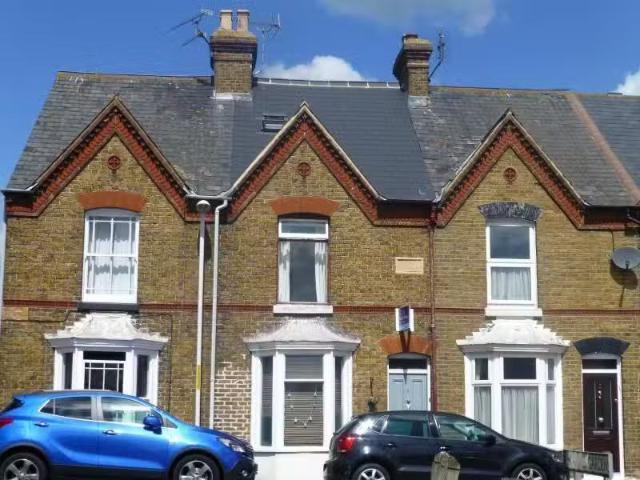 4 bedroom town house for rent in Esinteraction Street, Whitsta.