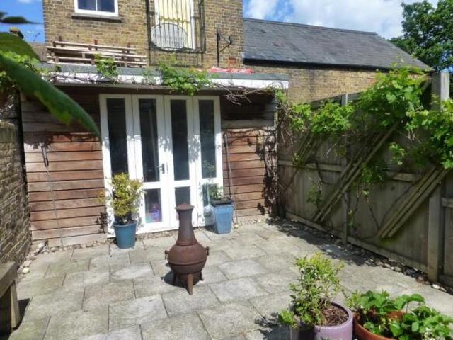 4 bedroom town house for rent in Essex Street, Whitstable, CT5