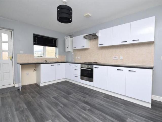 4 bedroom town house for rent in Ferrand Avenue, Bradford, West Yorkshire, BD4