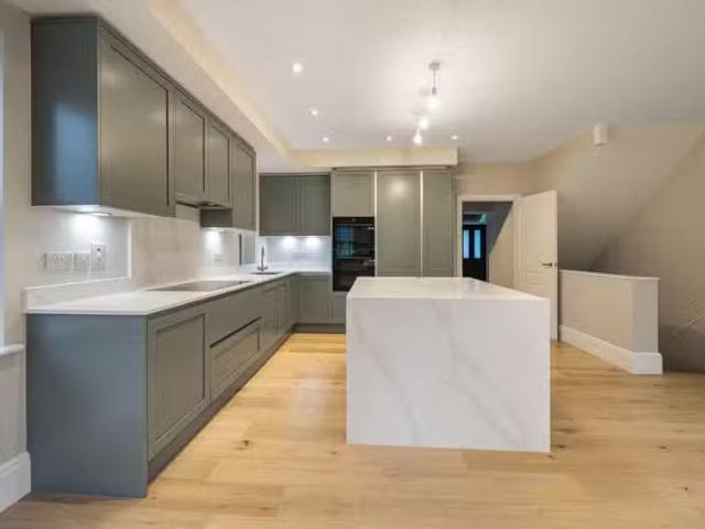 4 bedroom town house for rent in Fir Hollow Gardens, Kenley, CR8
