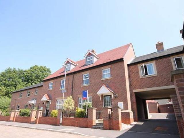 4 bedroom town house for rent in Follywood Drive Gillibrand PR7