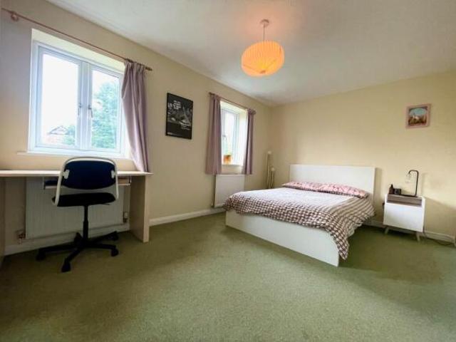 4 bedroom town house for rent in Fountain Place, WR1