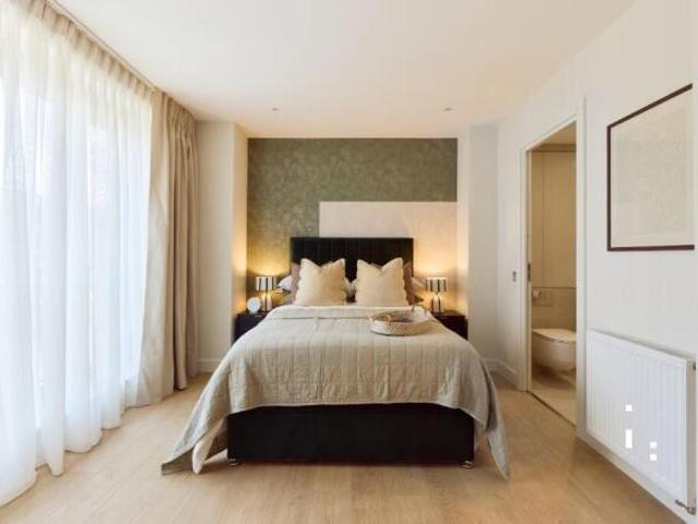 4 bedroom town house for rent in Freer Street, Edinburgh, EH3