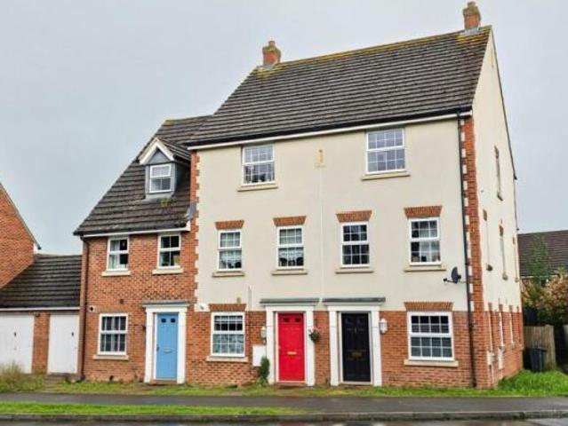 4 bedroom town house for rent in Goose Bay Drive, Kingsway, Gloucester, GL2