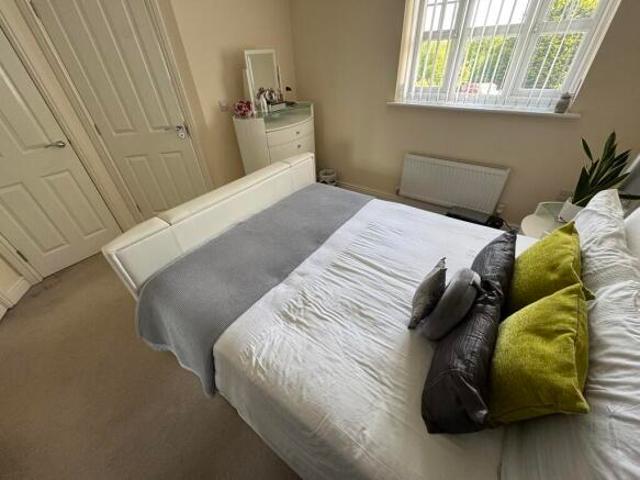 4 bedroom town house for rent in Grundy Road, Farnworth, Bolton, BL4