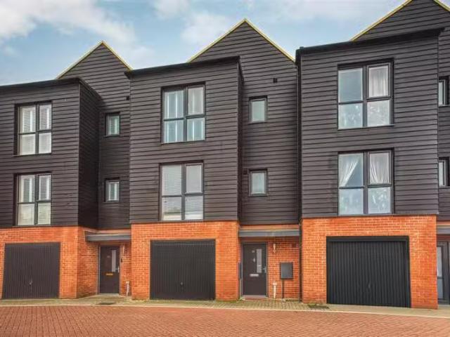 4 bedroom town house for rent in Kingsway Boulevard, Derby, DE22