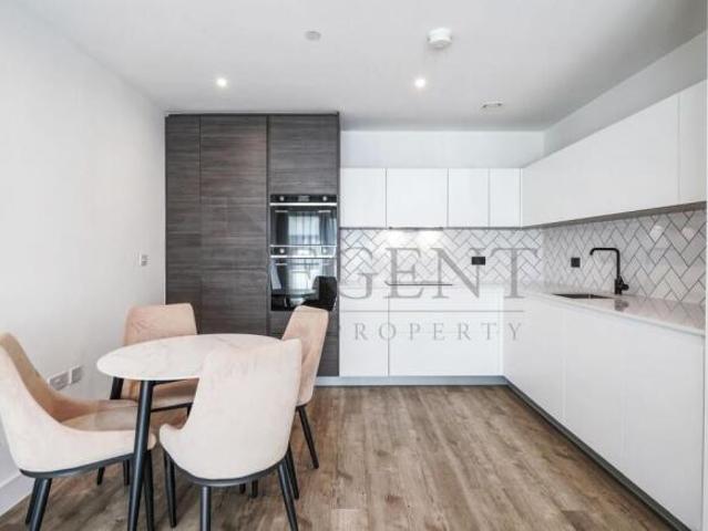 4 bedroom town house for rent in Kidbrooke Village, Whittle Road, SE3