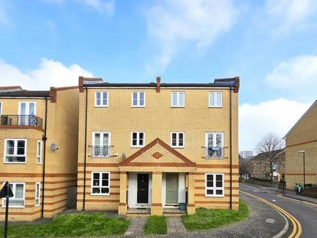 4 Bedroom Town House For Rent In London