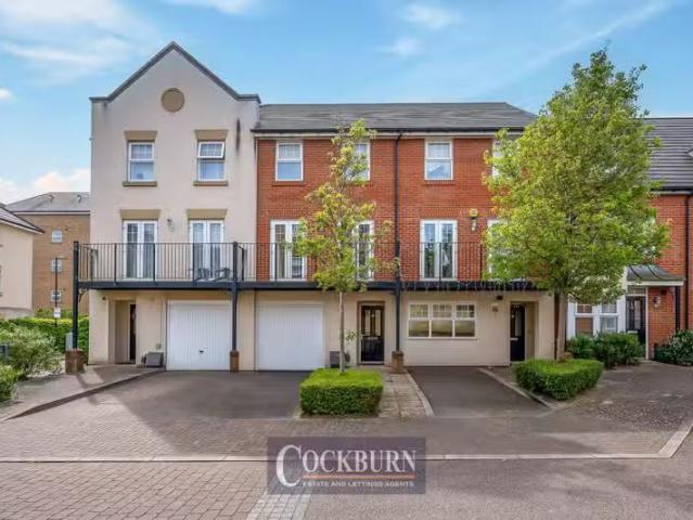 4 bedroom town house for rent in Mackintosh Street, Bromley, BR2