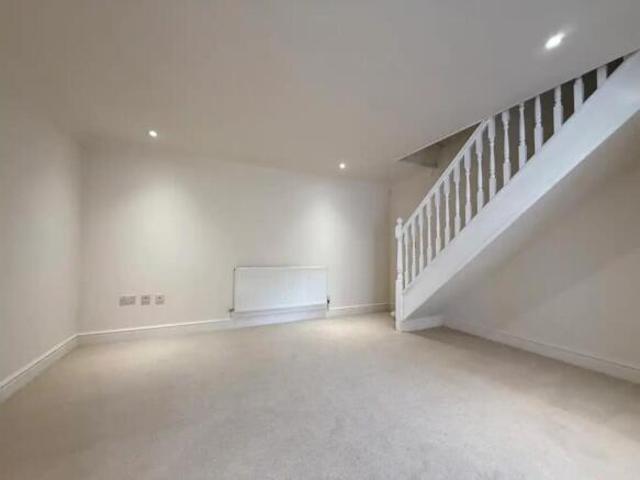 4 bedroom town house for rent in Market Street, Cheltenham, GL50