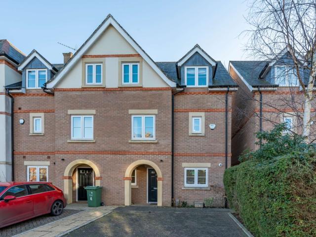 4 bedroom Town house for rent in Maywood Road, Oxford, OX4 4EE