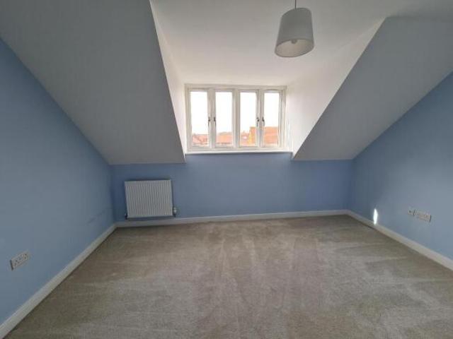 4 bedroom town house for rent in Merriall Close, Swanscombe, DA10
