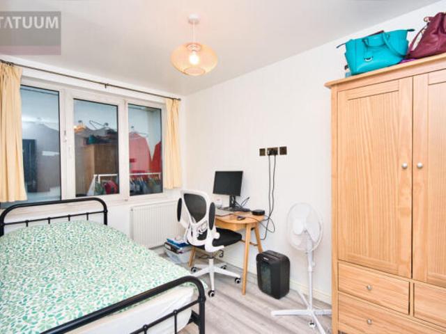 4 bedroom town house for rent in Off Chrisp St, Poplar, All Saint, Docklands, East London, E14