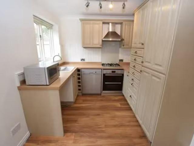 4 bedroom town house for rent in Park Street East, Barrowford.