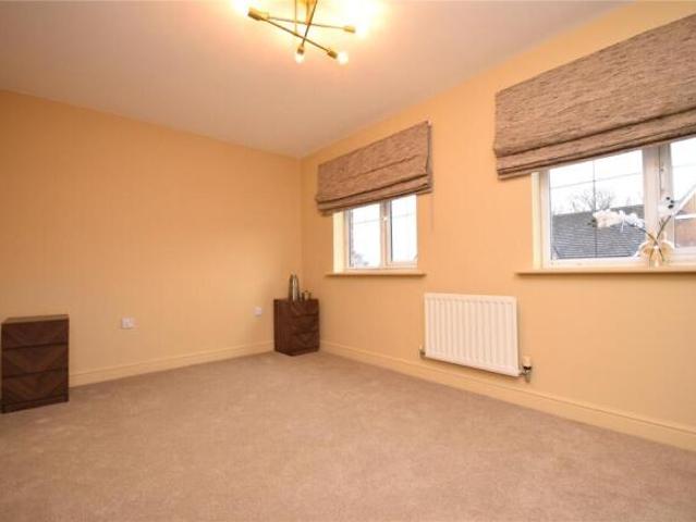 4 bedroom town house for rent in Prospect Mews, Morley, Leeds, LS27
