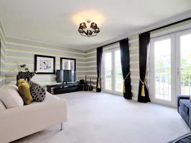 4 bedroom town house for rent in Queens Crescent, Aberdeen, AB15