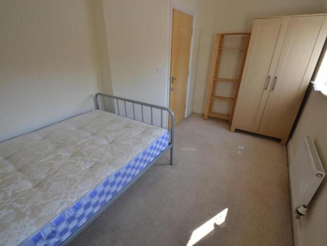 4 bedroom town house for rent in Reilly Street, Hulme, Manchester. M15 5NB, M15