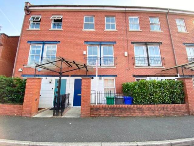 4 bedroom town house for rent in Rook Street, Hulme, Manchester, M15