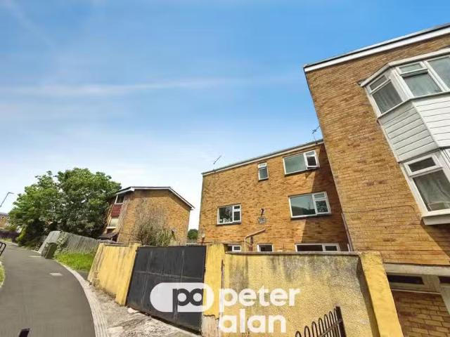 4 bedroom town house for rent in Round Wood, CF23