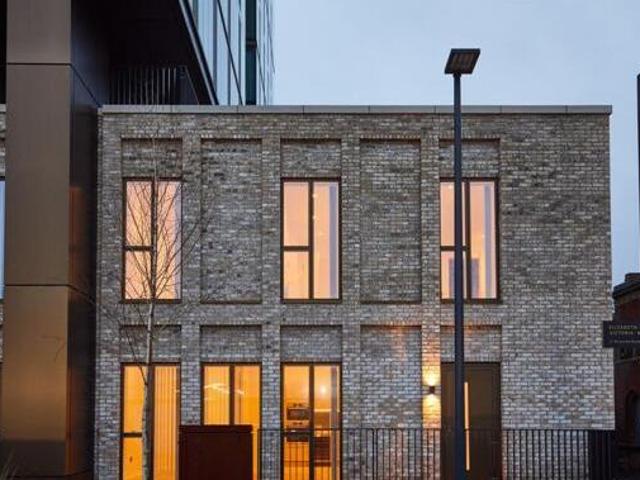 4 Bedroom Town House For Rent In Silvercroft Street