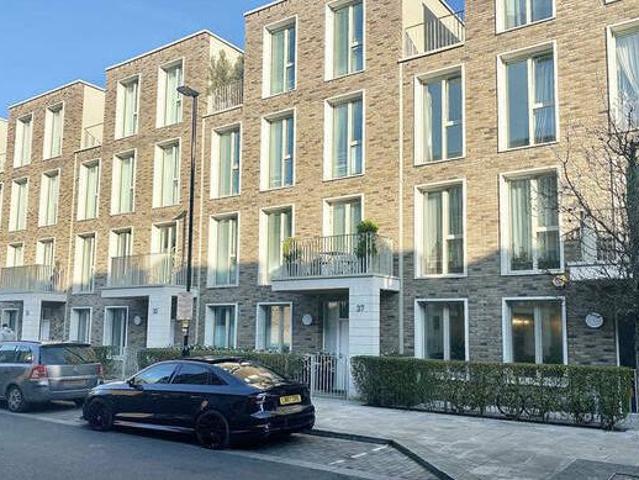 4 bedroom town house for rent in Starboard Way London E16