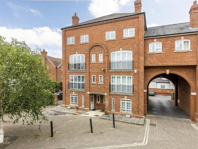 4 bedroom townhouse for sale