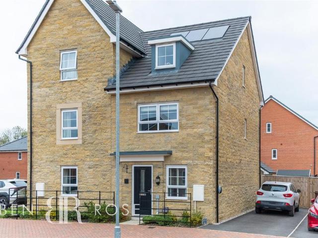 4 bedroom townhouse for sale