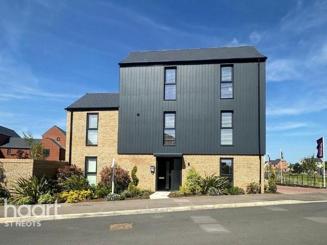 4 bedroom townhouse for sale